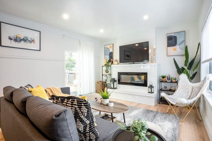Temescal Boho Getaway • Sleeps 8 • Near Hip Cafés - Berkeley, CA