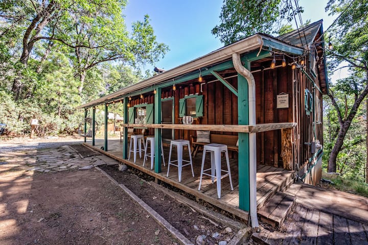 Spa, Walk To River + Saloon. Near Giant Sequoias - Camp Nelson, CA