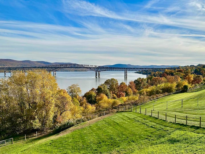 Fable Retreats: Hudson River House - Beacon, NY