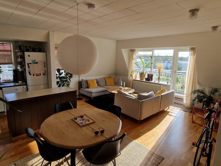 Bright & Cozy Home With A Great View - Reykjavik
