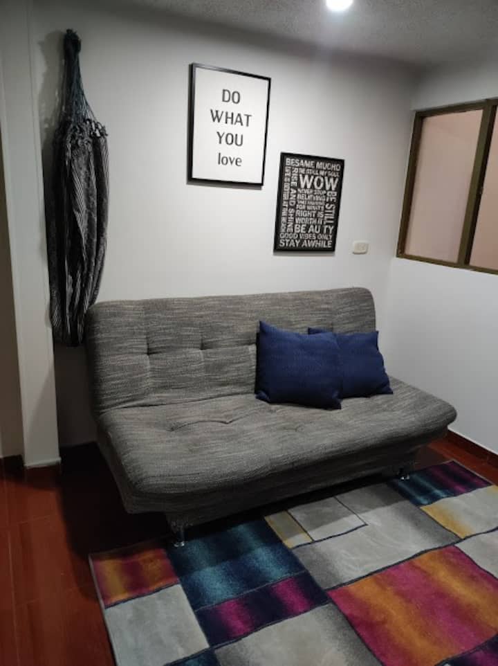Encantador Aparta Estudio Cerca Al Aeropuerto - Bogota