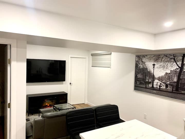 Royal Oak- 2-bedroom Suite Stra-2025-2894625 - Winnipeg