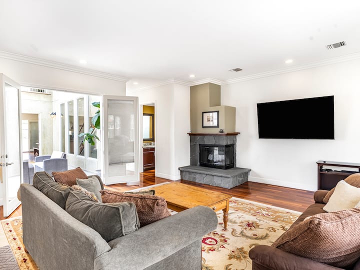 Upscale Custom-built House | Walk To Beach, Canals - Santa Monica, CA