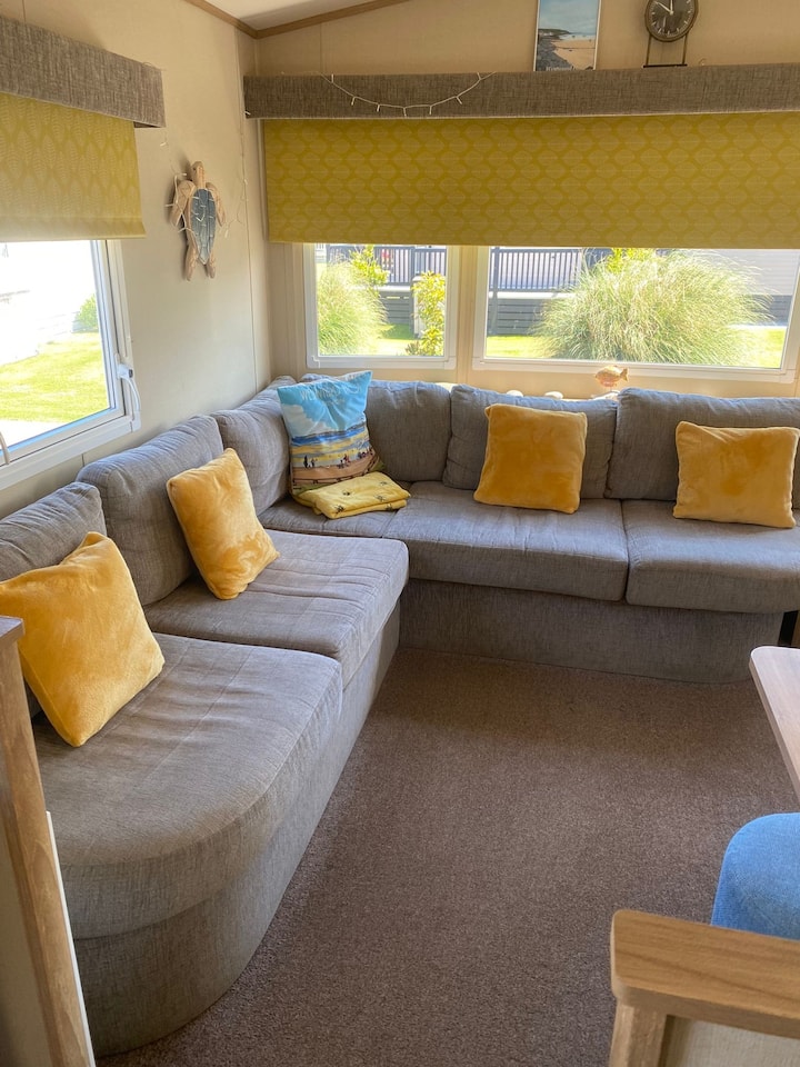 Homely 2-bedroom Beachside Static Caravan - 阿普爾多爾