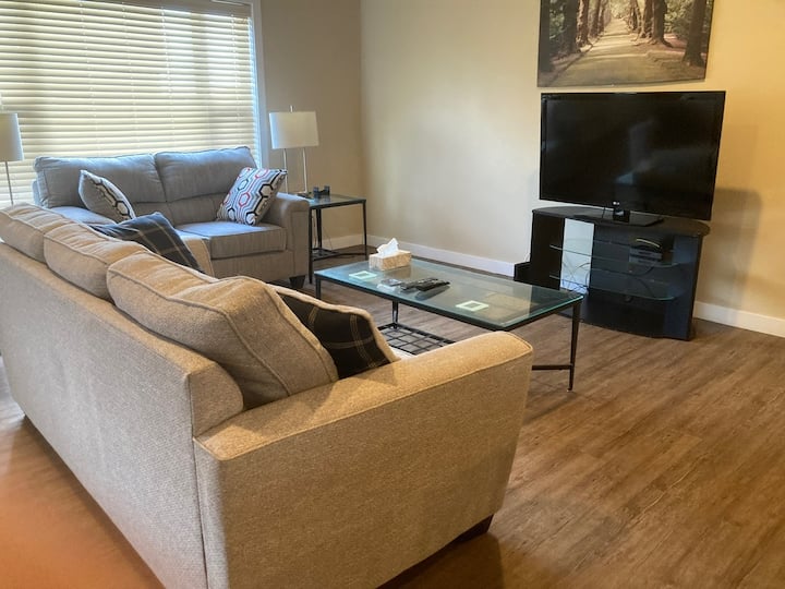 3 Bedroom, 2 Bath Townhouse - East Side - Grande Prairie
