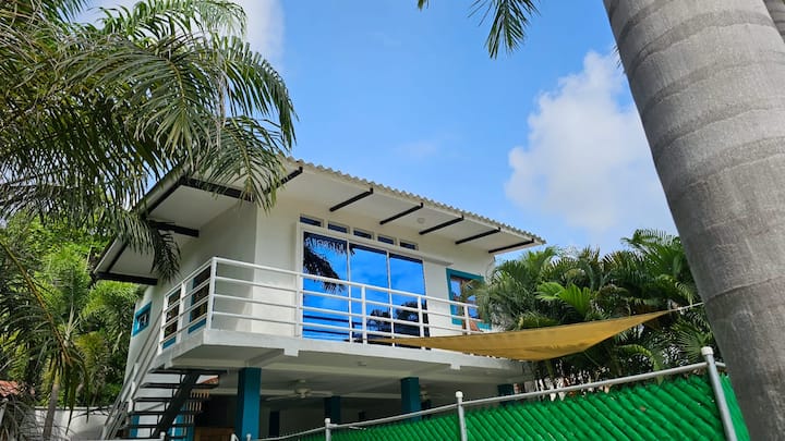 Casa Lunamar: Beach, Surf, Palm Trees, Ocean Views - El Salvador