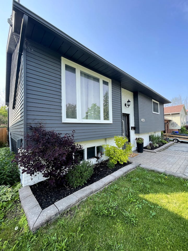 Cozy Home Close To Public Beach And Downtown - 오릴리아