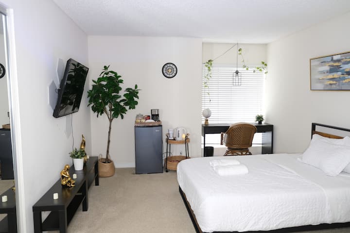 Breeze Of Venice – Cozy Stay By The Beach & Canals - Santa Monica, CA