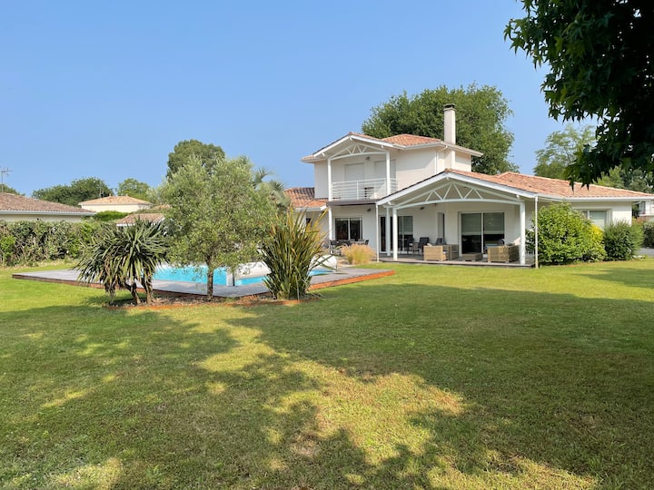 Belle Villa Avec Piscine Dans Un Quartier Calme - Cestas