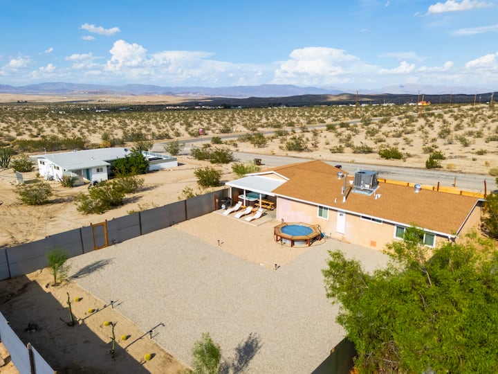 ☆Desert Rose☆ Cocktail Pool☆spa
☆3 Min To Jt Park - Joshua Tree National Park, California