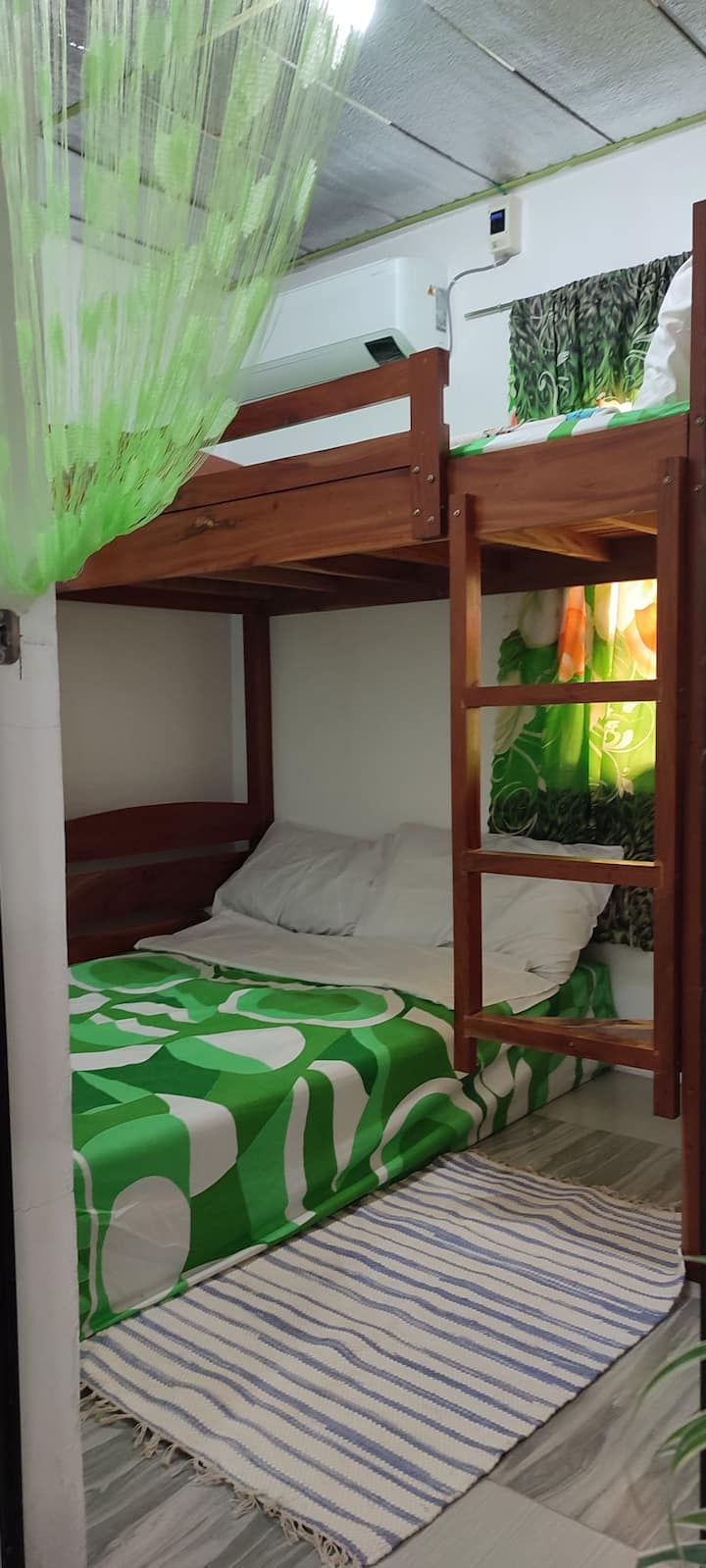 Romz Vibrant Studio W/ Beach Access - Binalonan