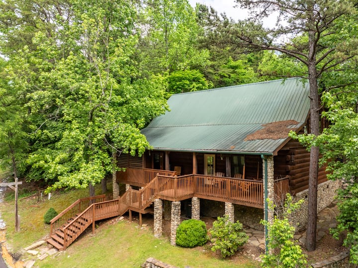 Family Cabin By Dollywood 3b/2b Just Mins From Parkway W/hot Tub/arcade/billard - Pigeon Forge, TN