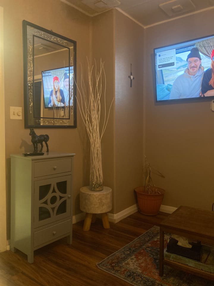 Private 1-bedroom Home Near Riverwalk & Farms - Pueblo