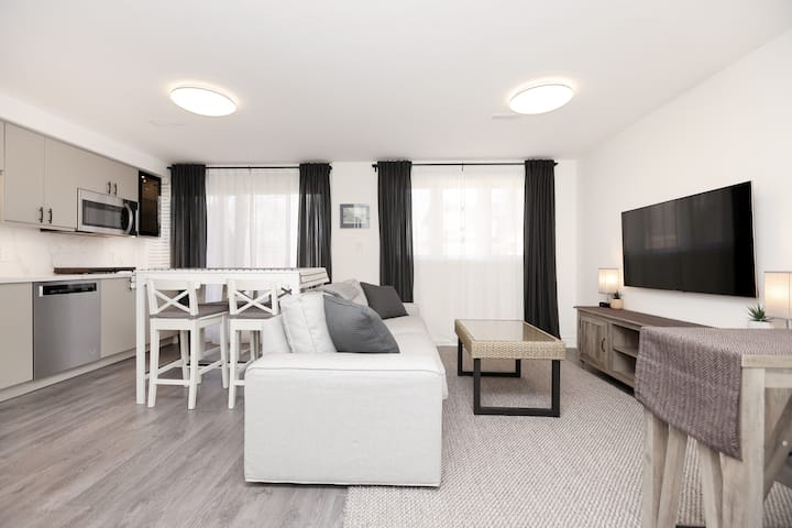 Nomadsuite-private Apt, Self Checkin, Free Parking - Toronto