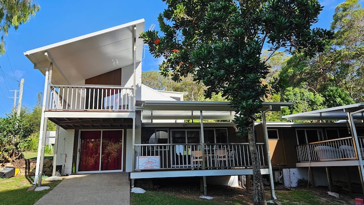 Malibu Beach House - North Stradbroke Island