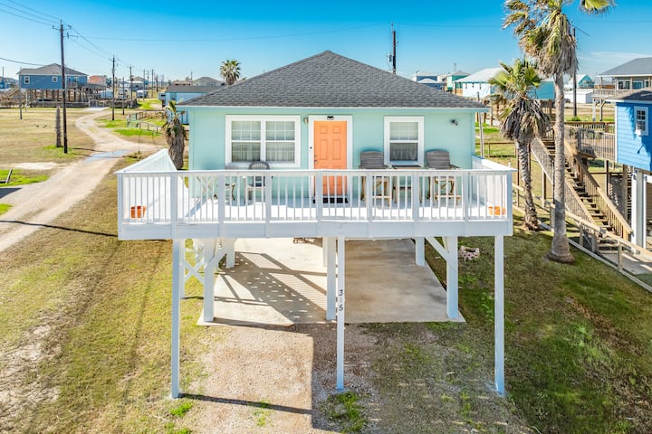 Caisson Cottage - Cozy Home Close Walk To Beach - Surfside Beach, TX