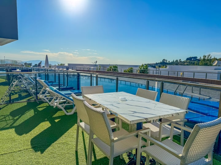 Vue Sur La Piscine Et La Forêt Appartement De Luxe - Davutlar