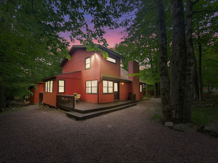 Lux/firepit/gamroom/pool/lake/waterpk/hottub Lake - Mount Pocono, PA