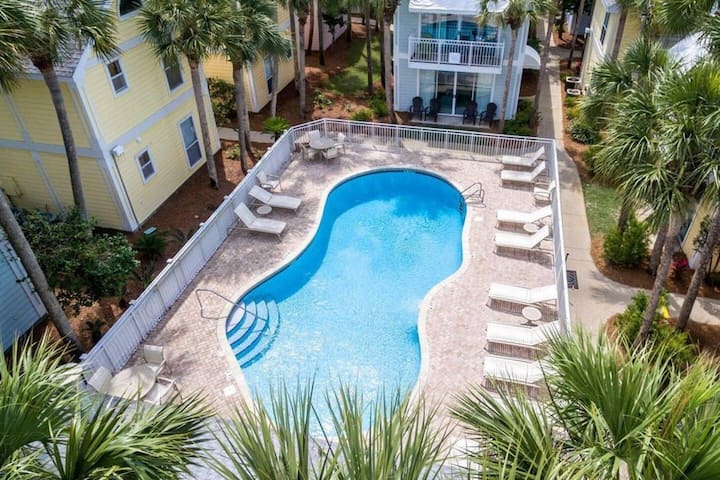 Condo-b, Steps To Beach, Pool, Sleeps 4+, King Bed - Ferris Wheel, Destin