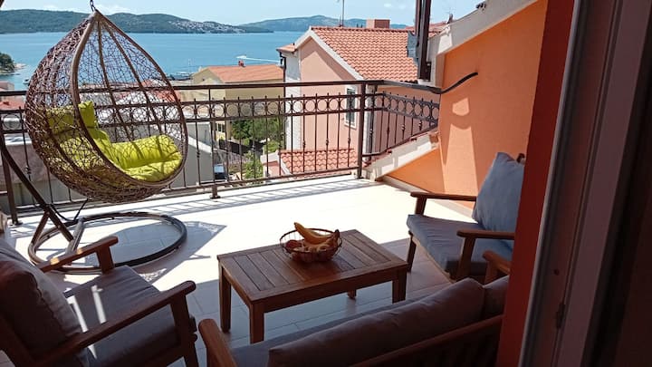 Breathtaking Sea View 2br | Fast Wi-fi & Parking - Croacia