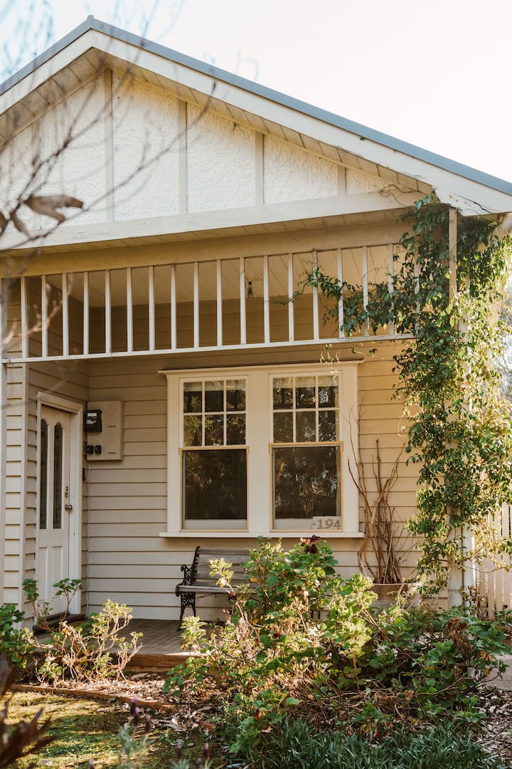 Charming Coastal Retreat Pets Welcome - Cape Paterson