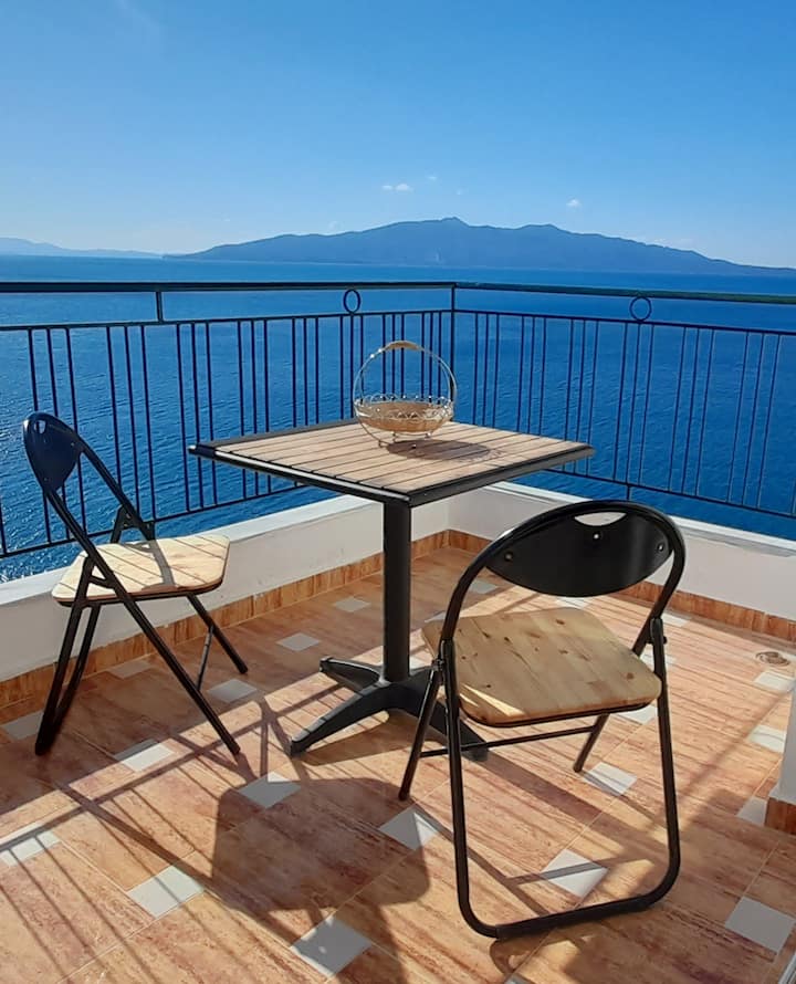 Seaview Apartment | 2 Balconies | Wifi & Parking - Saranda