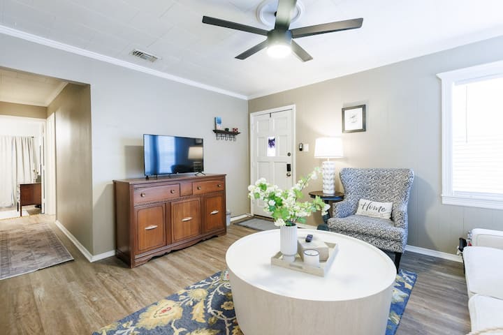 Desert Rose | 4 Blocks From Tech Campus | Central - Lubbock, TX