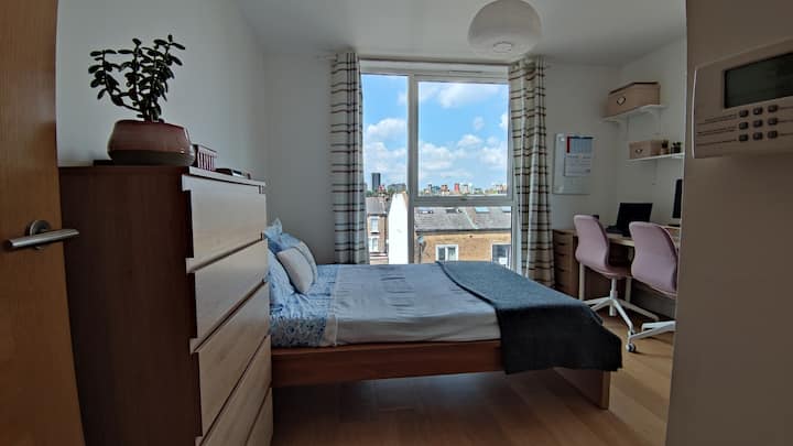 Family-friendly Condo, 6 Person, 2 Bath & Garden - London