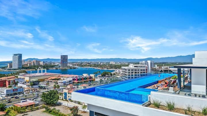 Stylish Condo, Rooftop Pool And Minutes To Beach - Puerto Vallarta