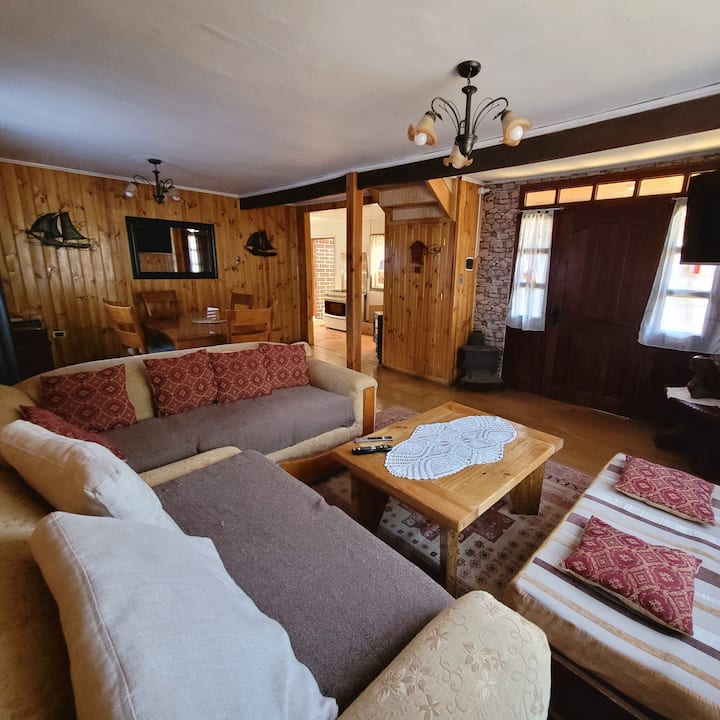 Casa Acogedora Y Espaciosa A 2 Minutos Del Lago - Puerto Varas