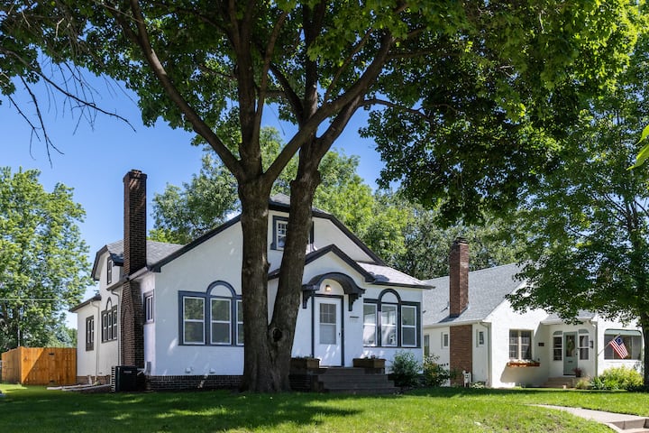 Renovated St. Paul Bungalow. - Saint Paul, MN