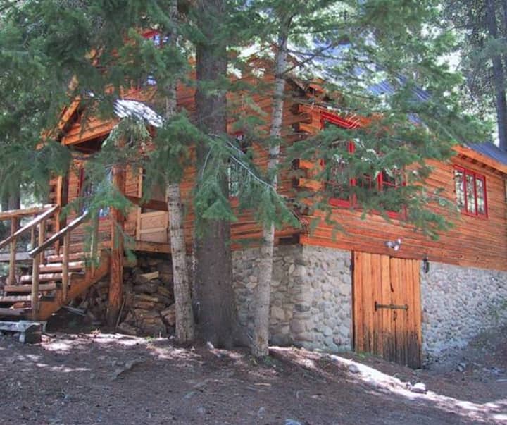 Warm Springs Sweetheart Cabin - Ketchum, ID