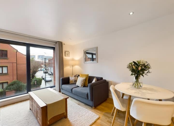 Large City Centre 2 Bedroom Flat, The Calls - 里茲