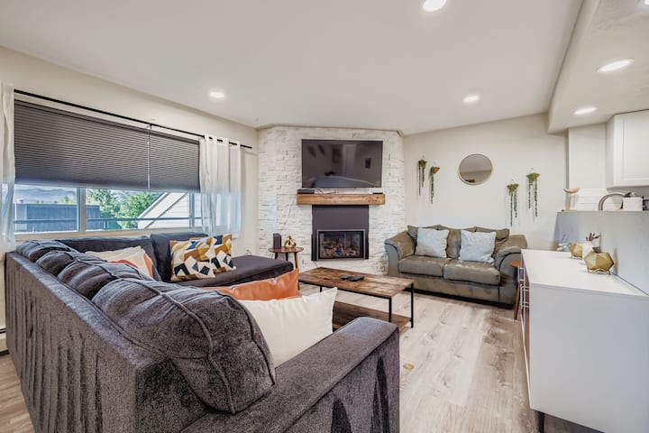 Three Bedroom Condo With Lake Views - 狄龍