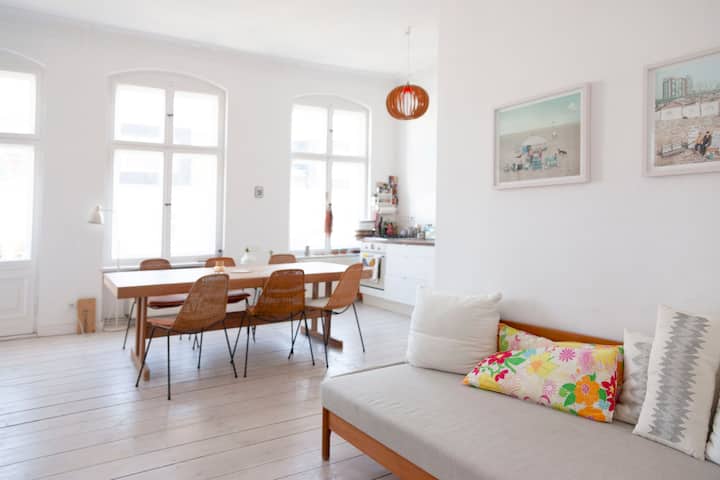 Charming, Light 2 Rooms In 4 Room Apartment - Berlin