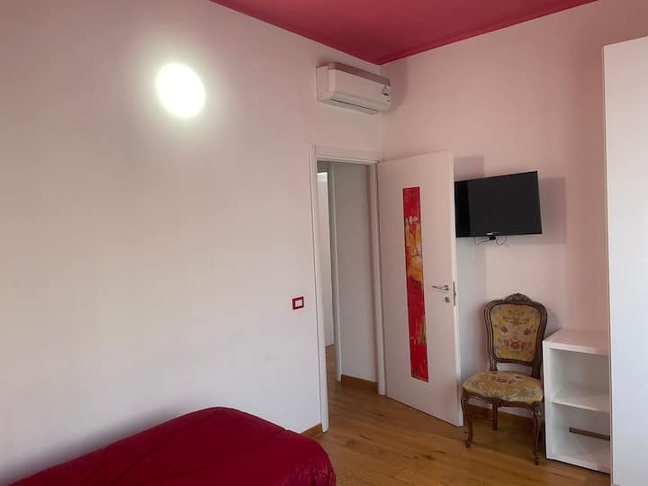 Stanza Privata Quadrupla Vicino Ospedale Con Bagno - Pavia