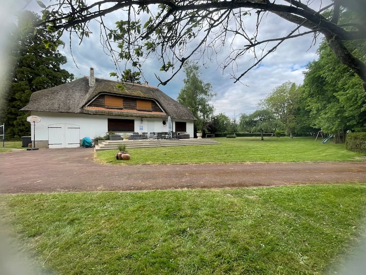 Chaumière Familiale /Parc / Salle De Jeux/jacuzzi - Yonne