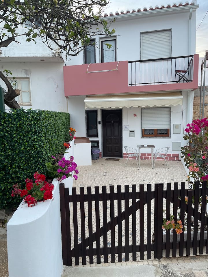 Casa Acolhedora Em Zona Central - Lagos