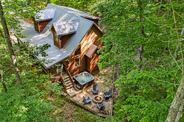 Hot Tub, Foosball, King Beds | Family-friendly - Bryson City, NC