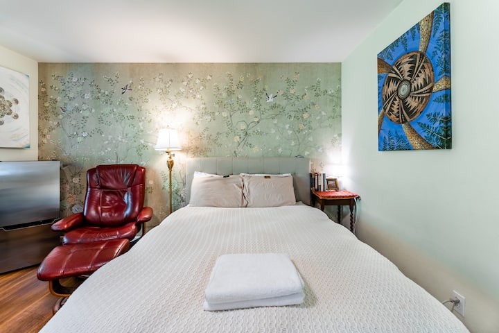 Romantic Suite & Bthrm, Sauna! Ev, Garden - Vallejo, CA