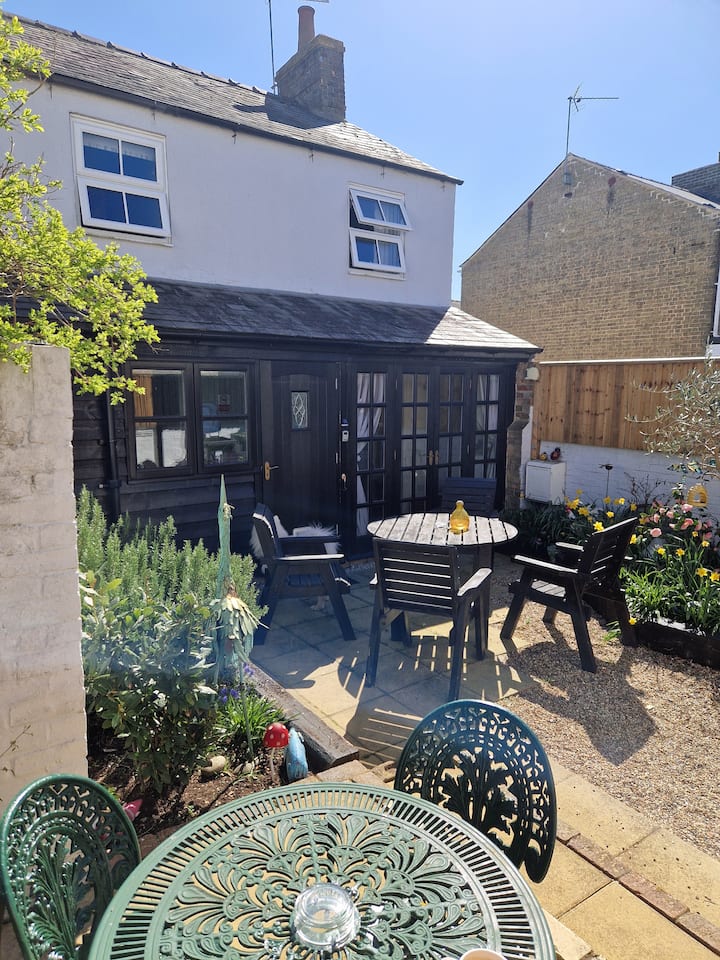 Mouse Cottage Ely - 