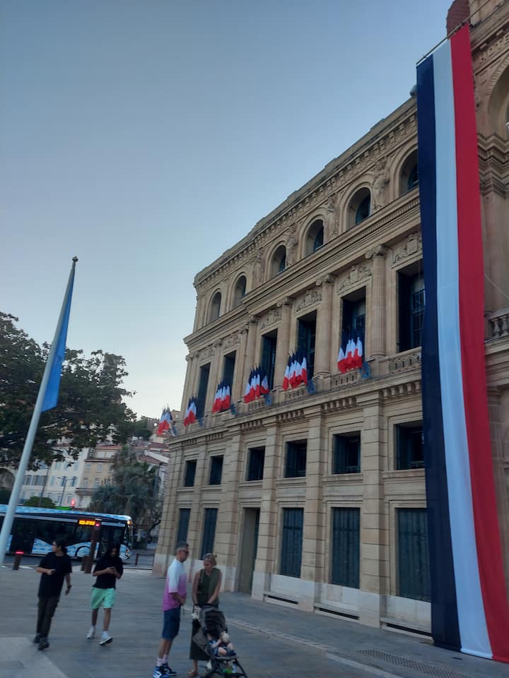 Studio Completamente Arredato Con Piscina - Cannes