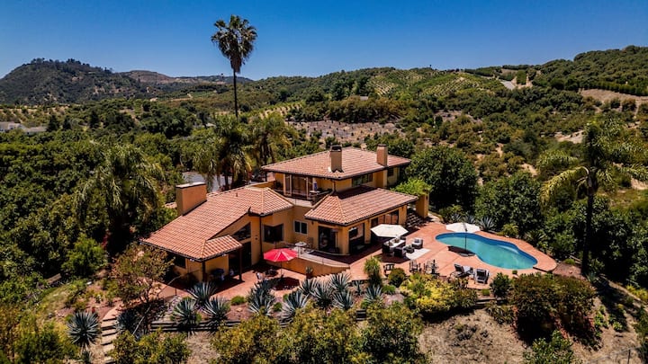 Secluded Hilltop Getaway With Breathtaking Views! - Temecula, CA
