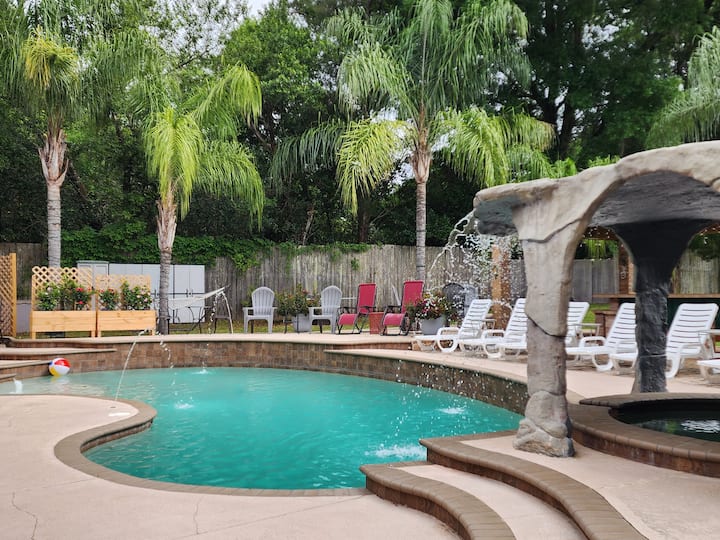 Relaxing 3 Bdrm Suite W Pool, Hot Tub & Fire Pit! - Zephyrhills, FL