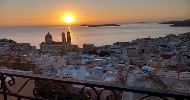 Horizonview Plakes Ευρύχωρο διαμέρισμα  με θέα - Сирос