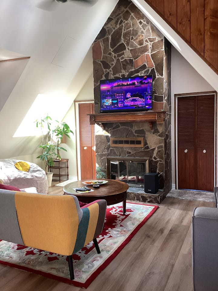 Fount-inn Cozy 2 Bed Upper Apt W/kitchen And Deck - London