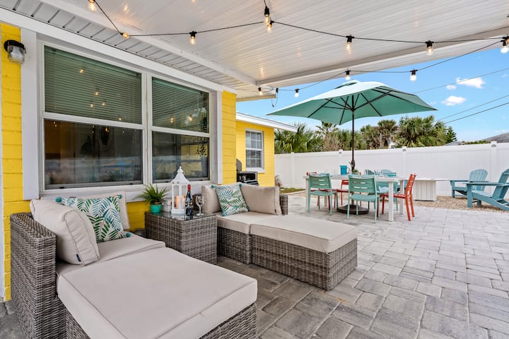 Beachside Villa King-firepit-bbq-surfbrd-hammock - Ormond Beach, FL
