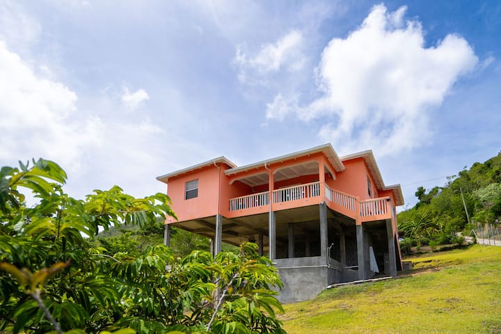 Cheerful Home With A/c And Parking - Granada