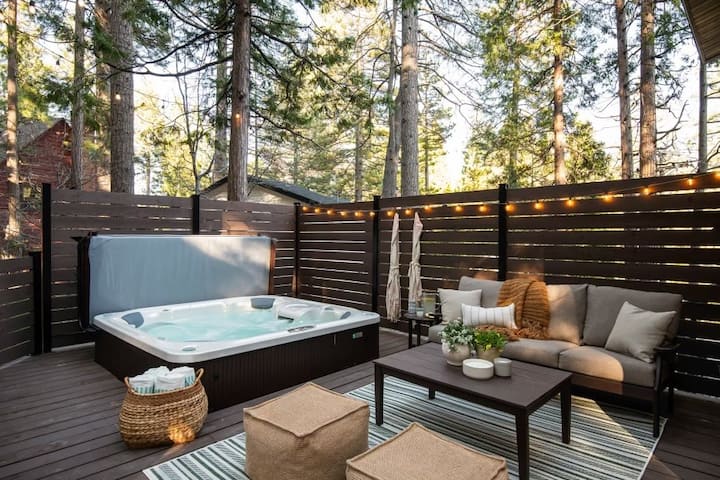 Family Friendly A-frame, In The Trees- Spa & Ac - Lake Arrowhead, CA
