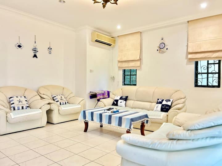 Jeff & Ricky Homestay 42@ Riverine Emerald Kuching - Sarawak